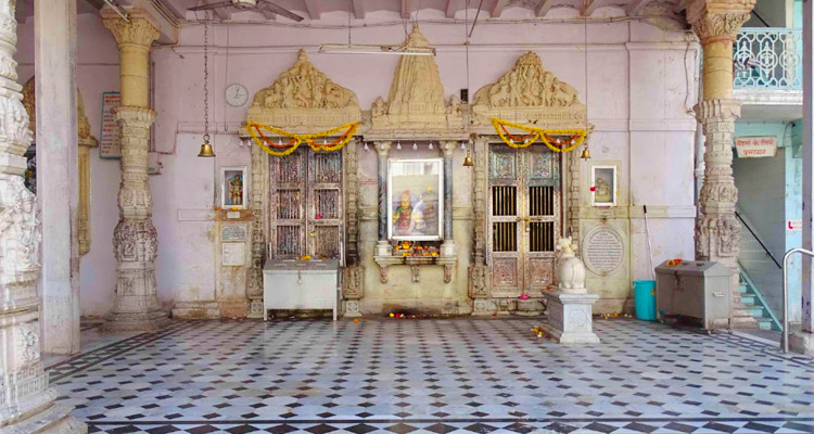 Babulnath Temple Mumbai (Pooja Timings, History, Entry Fee, Images ...