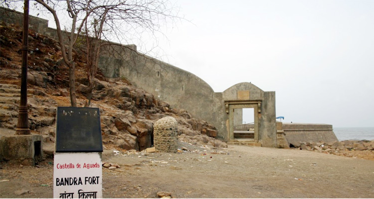 Castella de Aguada / Bandra Fort Mumbai (History, Entry Fee, Images ...